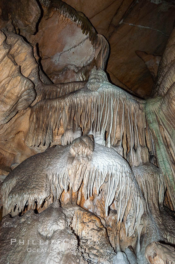 Calcite flowstone and cave curtains, Crystal Cave, Sequoia Kings Canyon ...