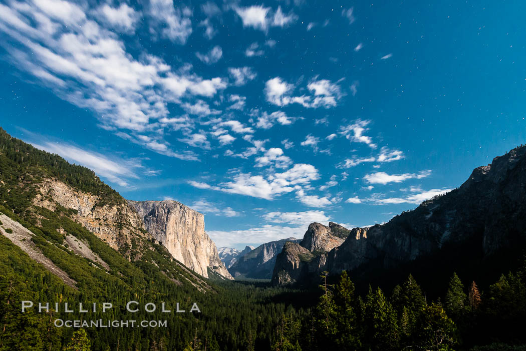 Yosemite Valley and stars lit by full moon, Yosemite National Park ...
